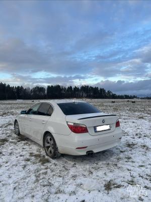 White BMW 523 2005 in Vilnius, with an engine capacity of 2.50 L and mileage of 217 thousand km for 2900 €, photo 2 on AUTOMOTO.COM.LV