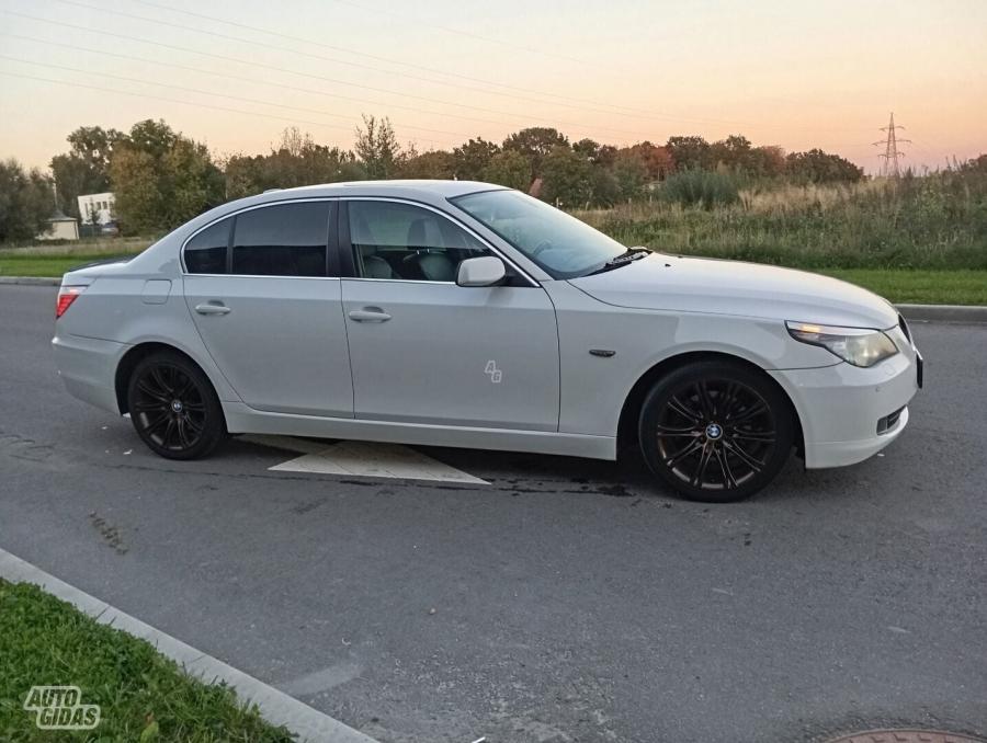 White BMW 523 2007 in Kaunas, with an engine capacity of 2.50 L and mileage of 359 thousand km for 4900 €, photo 8 on AUTOMOTO.COM.LV