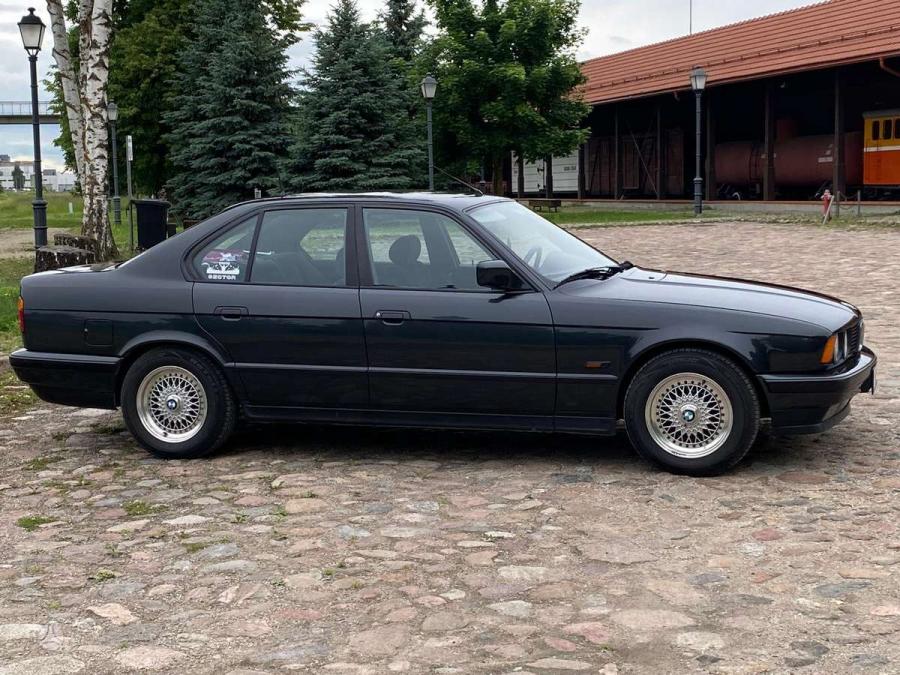 Черный БМВ 524 1991 в Паневежис, объемом двигателя 2.44 л и пробегом 100 тыс. км за 7900 €, фото 9 на AUTOMOTO.COM.LV