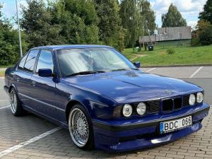 Zils BMW 524 1998 Trakai, ar dzinēja tilpumu 2.40 L un nobraukumu 300 tūkst. km par 6500 €, foto  vietnē AUTOMOTO.COM.LV