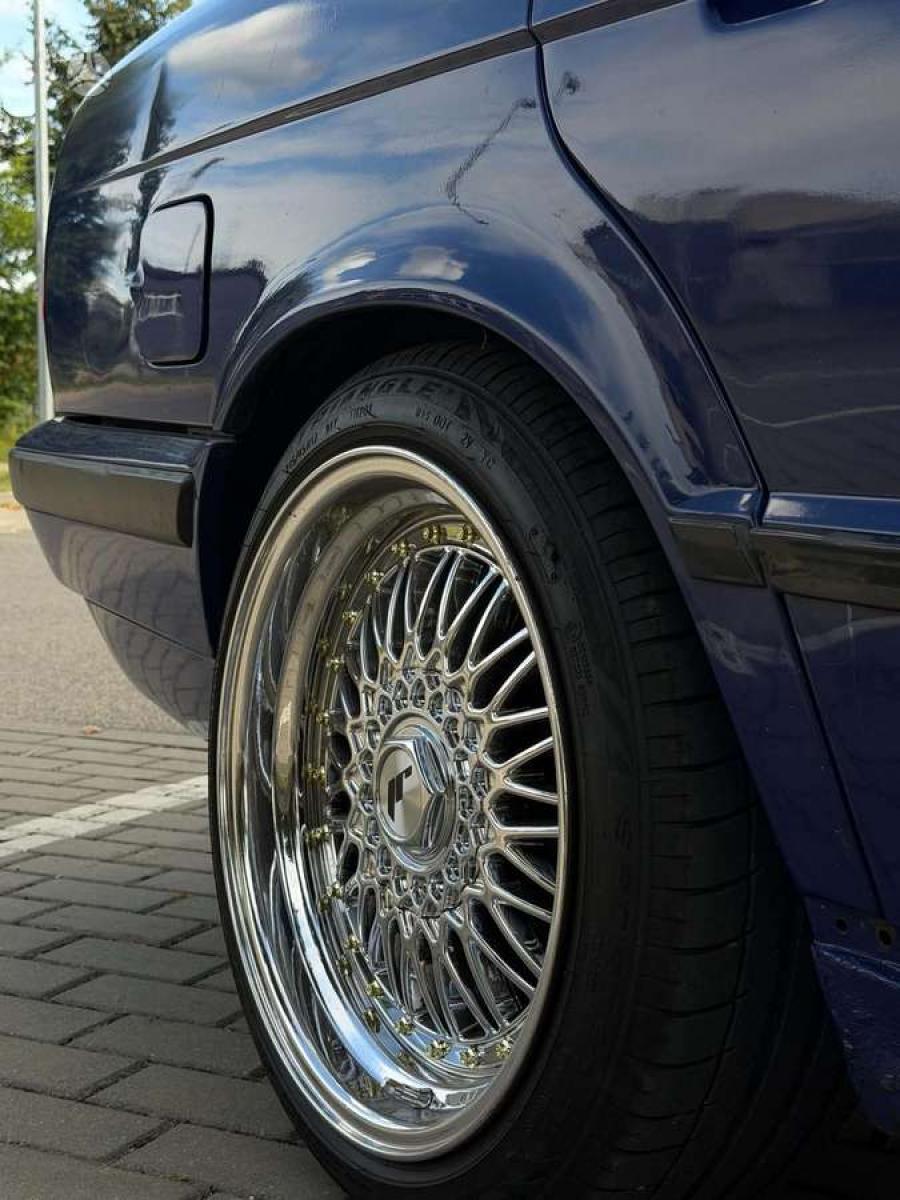 Zils BMW 524 1998 Trakai, ar dzinēja tilpumu 2.40 L un nobraukumu 300 tūkst. km par 6500 €, foto 3 vietnē AUTOMOTO.COM.LV
