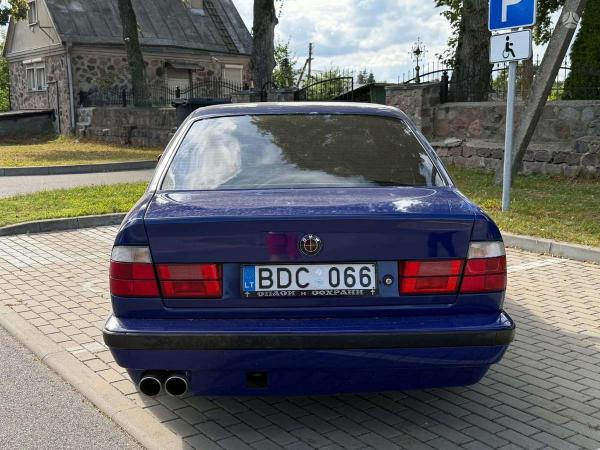 Blue BMW 524 1998 in Trakai, with an engine capacity of 2.40 L and mileage of 300 thousand km for 6500 €, photo 9 on AUTOMOTO.COM.LV