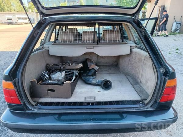 Zaļš BMW 524 1995 Balvi, ar dzinēja tilpumu 2.40 L un nobraukumu 302 tūkst. km par 4200 €, foto 9 vietnē AUTOMOTO.COM.LV