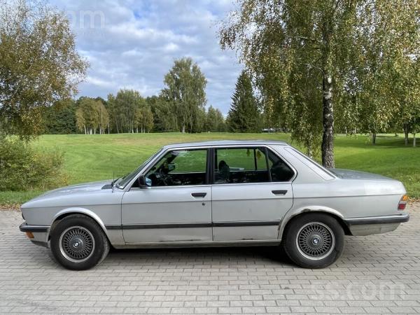 Grey BMW 524 1985 in Liepaja, with an engine capacity of 2.40 L and mileage of 210 thousand km for 5500 €, photo 4 on AUTOMOTO.COM.LV