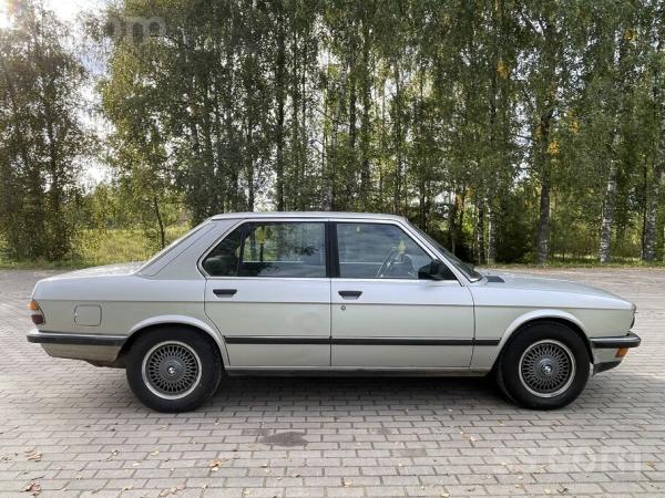 Grey BMW 524 1985 in Liepaja, with an engine capacity of 2.40 L and mileage of 210 thousand km for 5500 €, photo 5 on AUTOMOTO.COM.LV