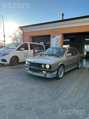 Grey BMW 524 1987 in Jelgava, with an engine capacity of 2.40 L and mileage of 140 thousand km for 17700 €, photo 1 on AUTOMOTO.COM.LV