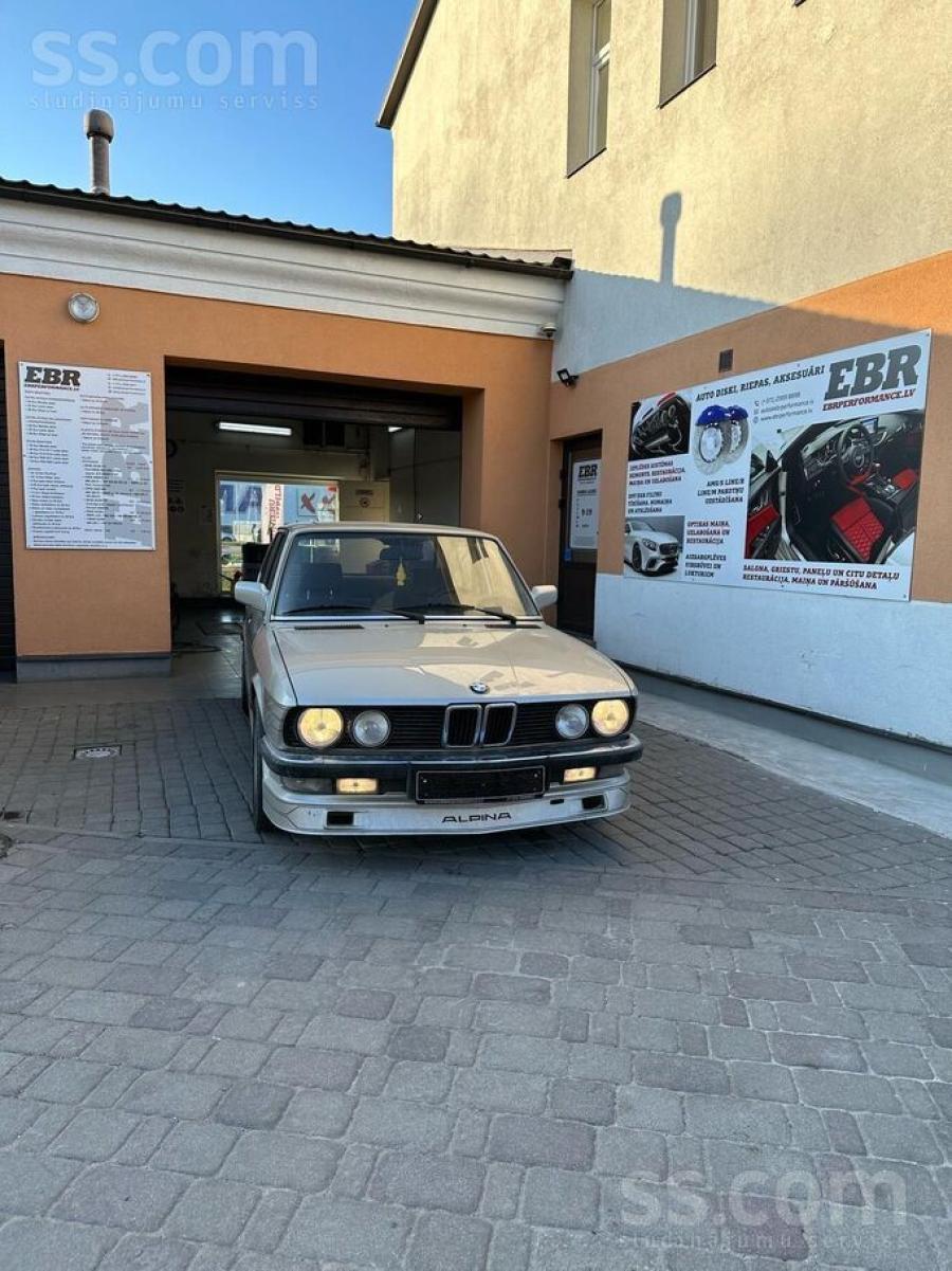 Grey BMW 524 1987 in Jelgava, with an engine capacity of 2.40 L and mileage of 140 thousand km for 17700 €, photo 3 on AUTOMOTO.COM.LV