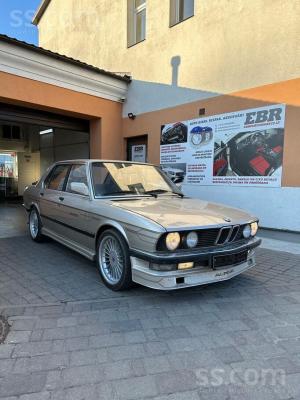 Grey BMW 524 1987 in Jelgava, with an engine capacity of 2.40 L and mileage of 140 thousand km for 17700 €, photo 4 on AUTOMOTO.COM.LV