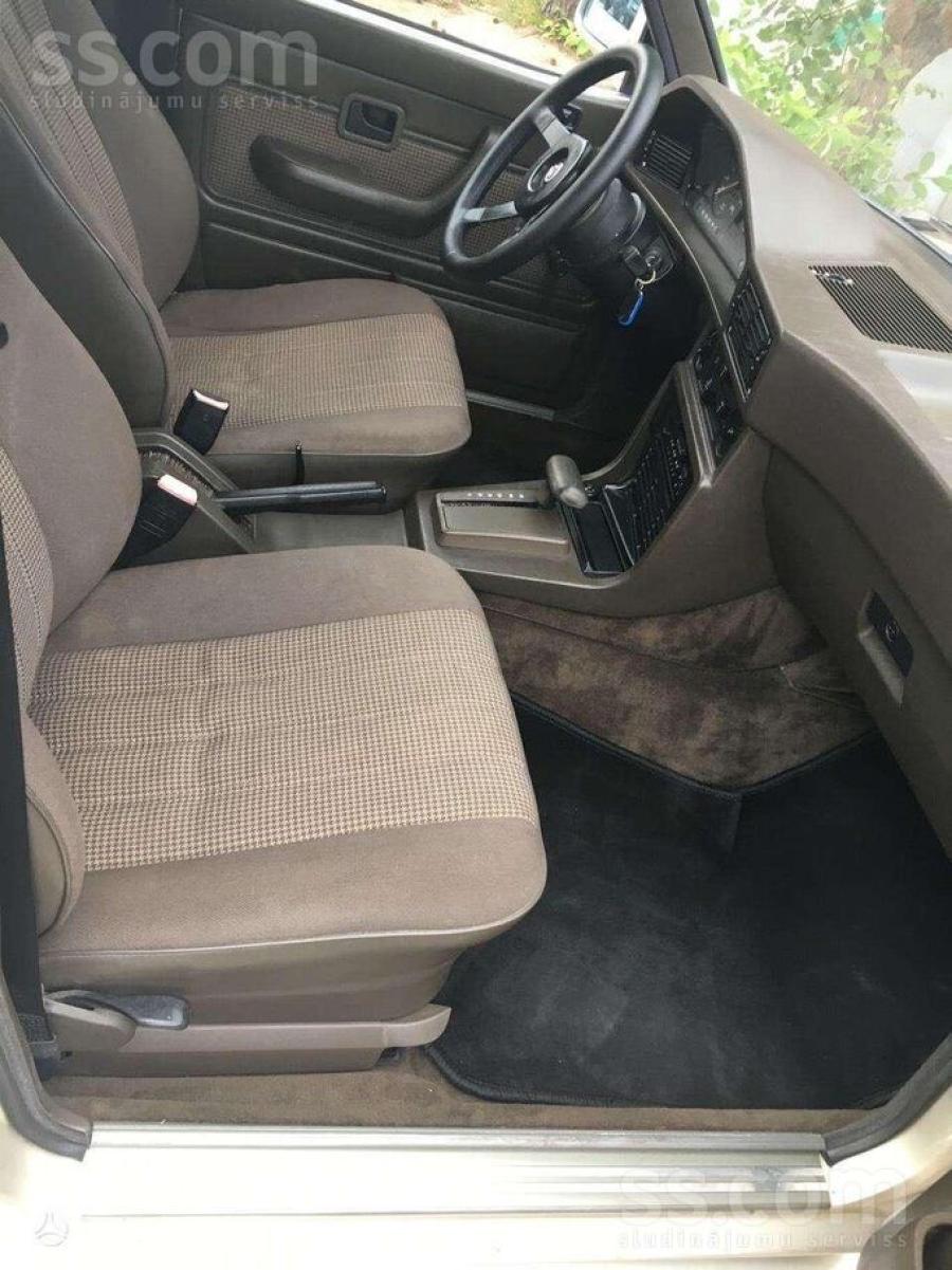 Grey BMW 524 1987 in Jelgava, with an engine capacity of 2.40 L and mileage of 140 thousand km for 17700 €, photo 7 on AUTOMOTO.COM.LV