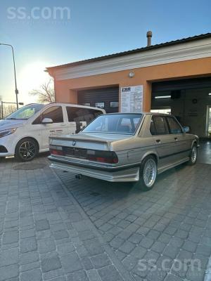 Grey BMW 524 1987 in Jelgava, with an engine capacity of 2.40 L and mileage of 140 thousand km for 17700 €, photo 10 on AUTOMOTO.COM.LV