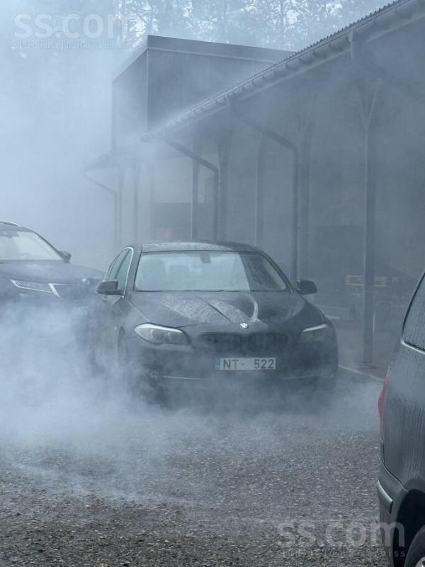 Black BMW 525 2010 in Jekabpils, with an engine capacity of 3.00 L and mileage of 256 thousand km for 7500 €, photo 1 on AUTOMOTO.COM.LV