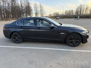 Melns BMW 525 2010 Jēkabpils, ar dzinēja tilpumu 3.00 L un nobraukumu 256 tūkst. km par 7500 €, foto 4 vietnē AUTOMOTO.COM.LV