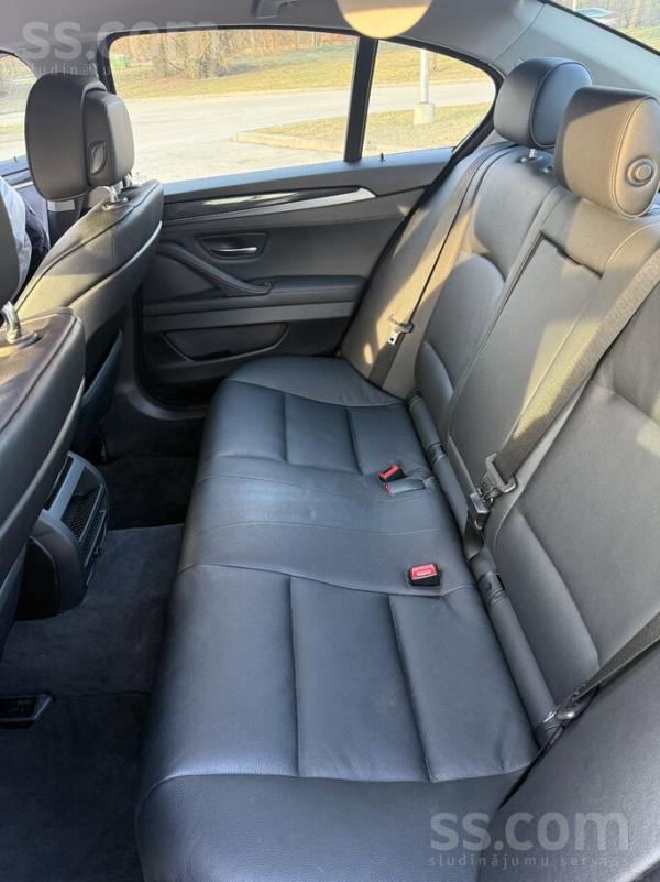 Black BMW 525 2010 in Jekabpils, with an engine capacity of 3.00 L and mileage of 256 thousand km for 7500 €, photo 6 on AUTOMOTO.COM.LV