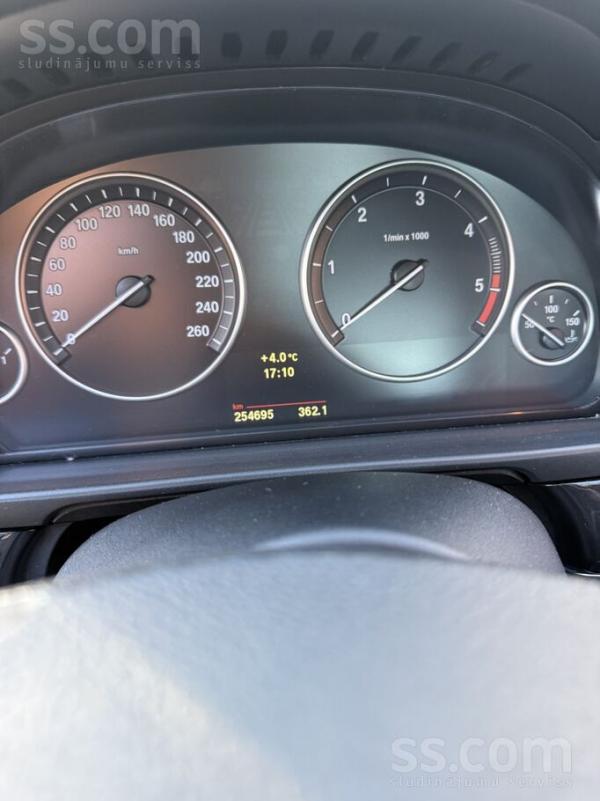 Black BMW 525 2010 in Jekabpils, with an engine capacity of 3.00 L and mileage of 256 thousand km for 7500 €, photo 8 on AUTOMOTO.COM.LV