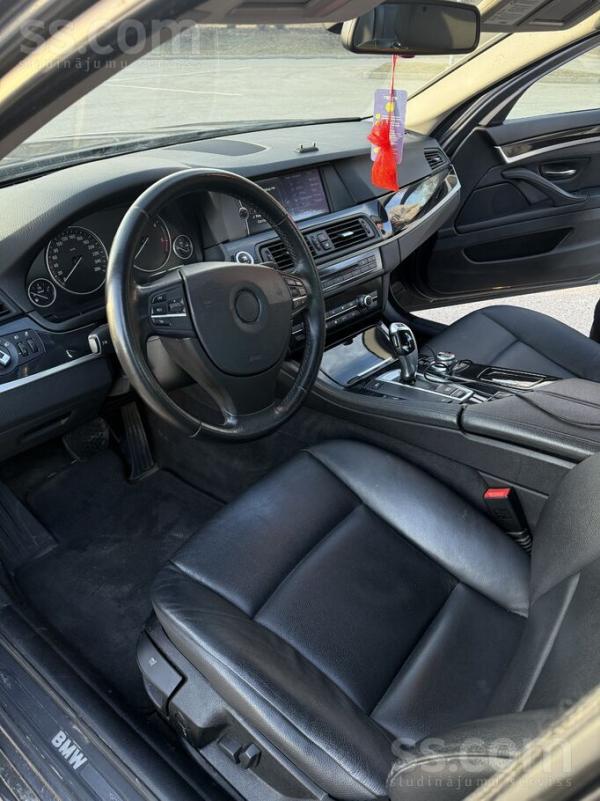 Black BMW 525 2010 in Jekabpils, with an engine capacity of 3.00 L and mileage of 256 thousand km for 7500 €, photo 9 on AUTOMOTO.COM.LV