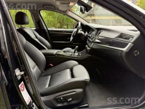 Black BMW 525 2014 in Riga, with an engine capacity of 2.00 L and mileage of 158 thousand km for 11900 €, photo 14 on AUTOMOTO.COM.LV