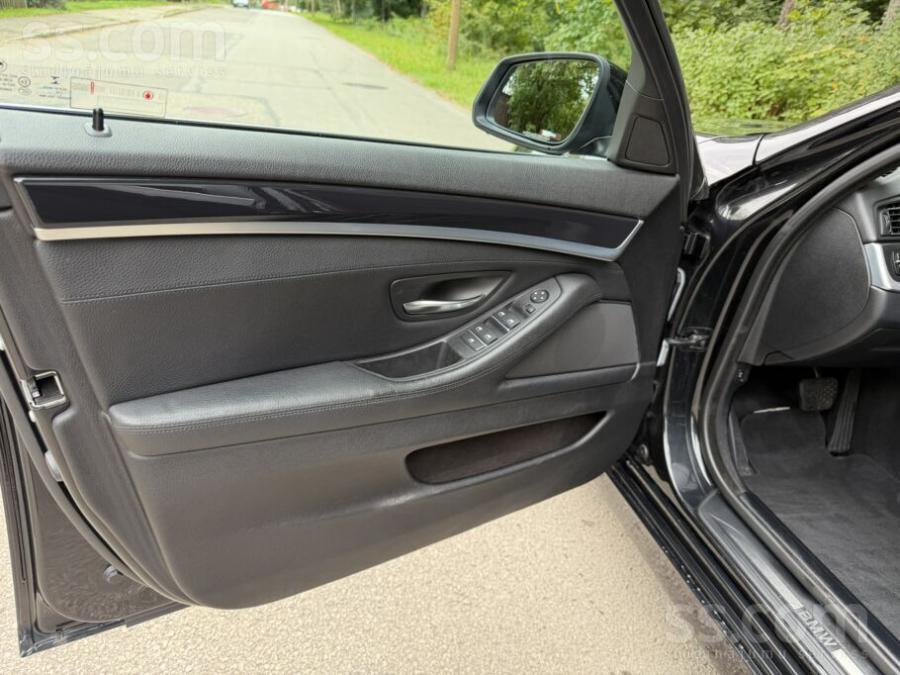 Black BMW 525 2014 in Riga, with an engine capacity of 2.00 L and mileage of 158 thousand km for 11900 €, photo 15 on AUTOMOTO.COM.LV