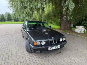 Black BMW 525 1990 in Riga, with an engine capacity of 2.50 L and mileage of 260 thousand km for 9500 €, photo 3 on AUTOMOTO.COM.LV