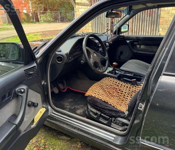 Melns BMW 525 1990 Jelgava, ar dzinēja tilpumu 2.50 L un nobraukumu 346 tūkst. km par 8000 €, foto 7 vietnē AUTOMOTO.COM.LV