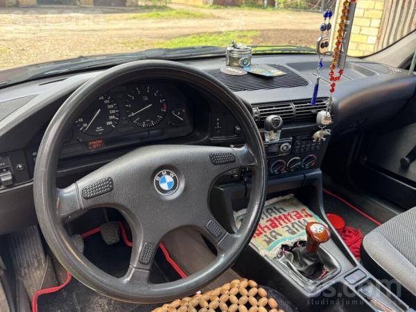 Melns BMW 525 1990 Jelgava, ar dzinēja tilpumu 2.50 L un nobraukumu 346 tūkst. km par 8000 €, foto 8 vietnē AUTOMOTO.COM.LV