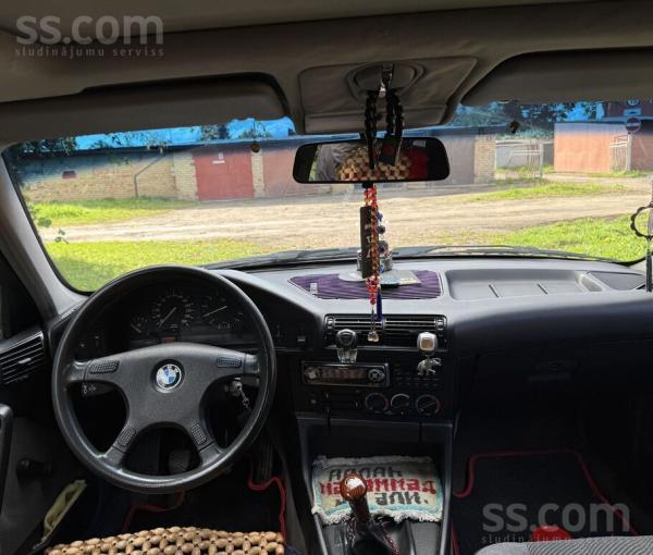 Melns BMW 525 1990 Jelgava, ar dzinēja tilpumu 2.50 L un nobraukumu 346 tūkst. km par 8000 €, foto 9 vietnē AUTOMOTO.COM.LV