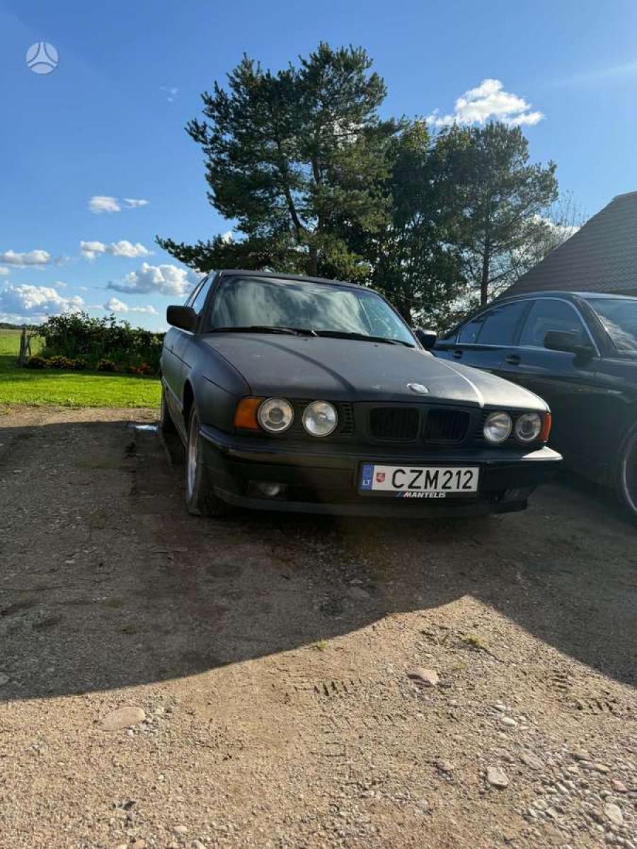 Melns BMW 525 1991 Šilalė, ar dzinēja tilpumu 2.49 L un nobraukumu 490 tūkst. km par 3500 €, foto 1 vietnē AUTOMOTO.COM.LV