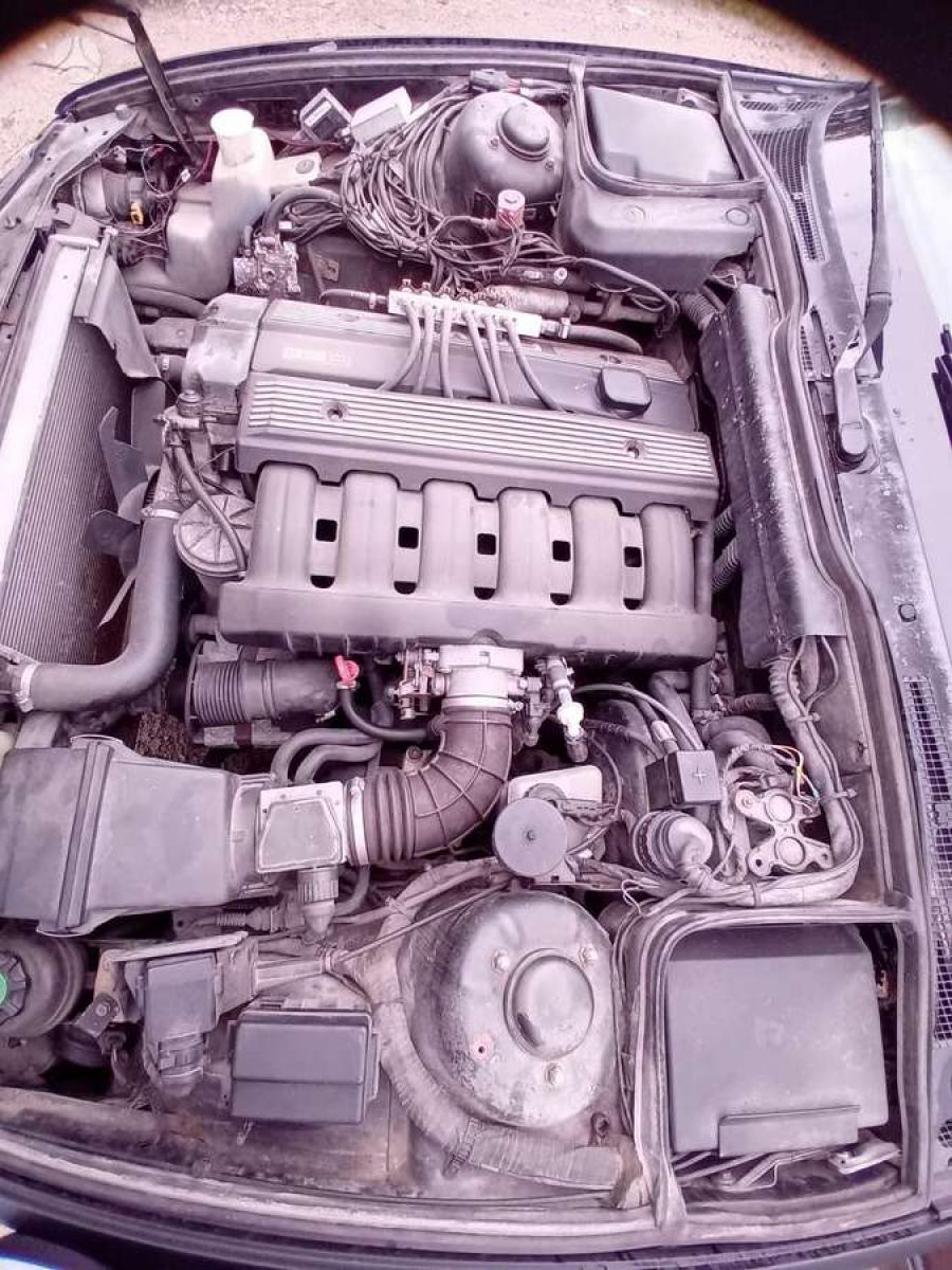 Melns BMW 525 1991 Šilalė, ar dzinēja tilpumu 2.49 L un nobraukumu 490 tūkst. km par 3500 €, foto 5 vietnē AUTOMOTO.COM.LV