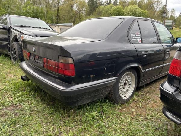 Black BMW 525 1994 in Valmiera, with an engine capacity of 2.50 L and mileage of 430 thousand km for 1850 €, photo 4 on AUTOMOTO.COM.LV