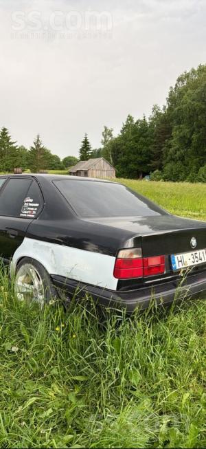Black BMW 525 1994 in Rezekne, with an engine capacity of 2.50 L and mileage of 450 thousand km for 3500 €, photo 6 on AUTOMOTO.COM.LV