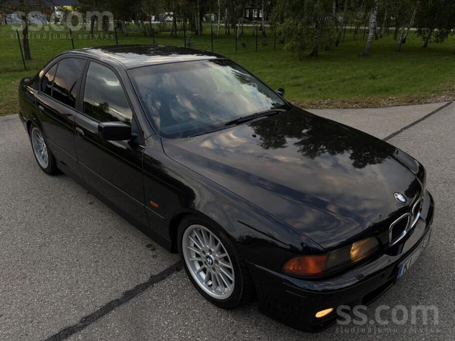 Melns BMW 525 1999 Valmiera, ar dzinēja tilpumu 2.50 L un nobraukumu 334 tūkst. km par 3390 €, foto 1 vietnē AUTOMOTO.COM.LV