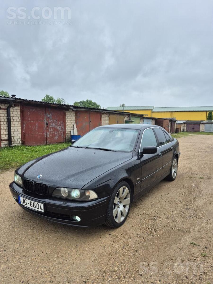 Black BMW 525 2000 in Rezekne, with an engine capacity of 2.50 L and mileage of 381 thousand km for 1850 €, photo 1 on AUTOMOTO.COM.LV