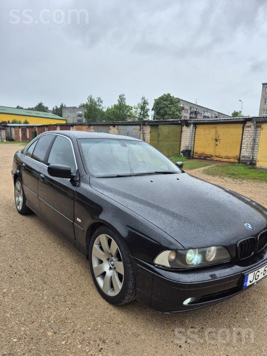 Black BMW 525 2000 in Rezekne, with an engine capacity of 2.50 L and mileage of 381 thousand km for 1850 €, photo 4 on AUTOMOTO.COM.LV