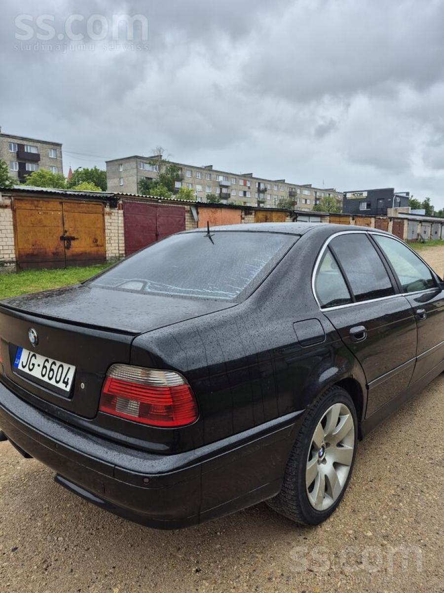 Black BMW 525 2000 in Rezekne, with an engine capacity of 2.50 L and mileage of 381 thousand km for 1850 €, photo 5 on AUTOMOTO.COM.LV