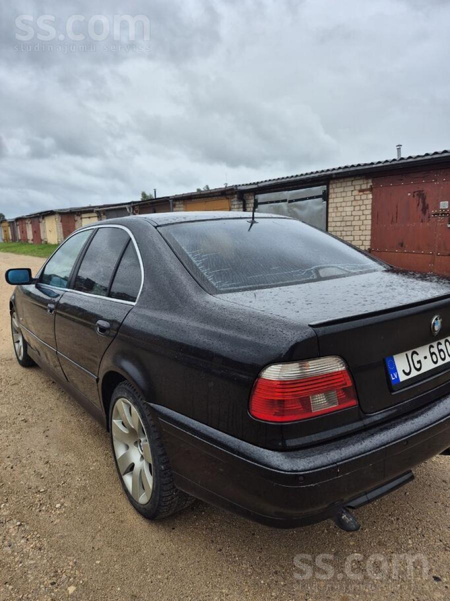Black BMW 525 2000 in Rezekne, with an engine capacity of 2.50 L and mileage of 381 thousand km for 1850 €, photo 6 on AUTOMOTO.COM.LV