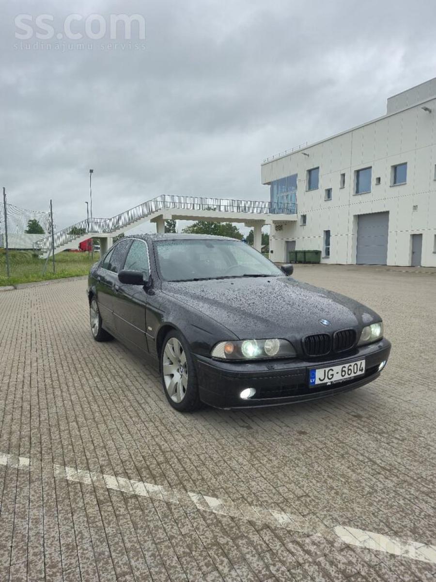 Black BMW 525 2000 in Rezekne, with an engine capacity of 2.50 L and mileage of 382 thousand km for 1700 €, photo 1 on AUTOMOTO.COM.LV