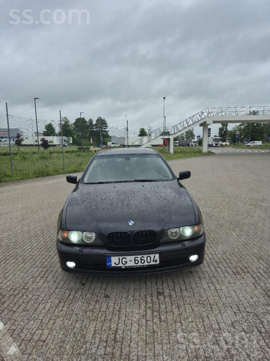 Black BMW 525 2000 in Rezekne, with an engine capacity of 2.50 L and mileage of 382 thousand km for 1700 €, photo 3 on AUTOMOTO.COM.LV