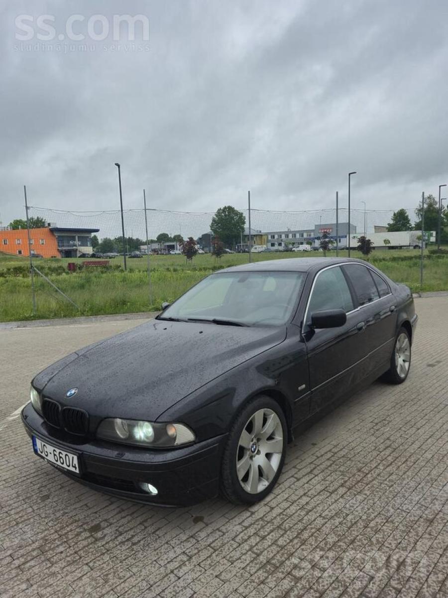 Black BMW 525 2000 in Rezekne, with an engine capacity of 2.50 L and mileage of 382 thousand km for 1700 €, photo 4 on AUTOMOTO.COM.LV