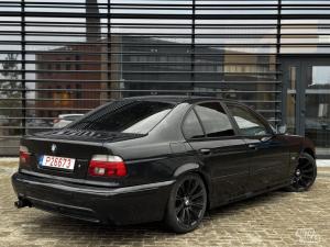 Black BMW 525 2001 in Klaipeda, with an engine capacity of 2.50 L and mileage of 450 thousand km for 2700 €, photo 6 on AUTOMOTO.COM.LV
