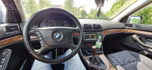 Melns BMW 525 2001 Cēsis, ar dzinēja tilpumu 2.50 L un nobraukumu 380 tūkst. km par 3100 €, foto 6 vietnē AUTOMOTO.COM.LV