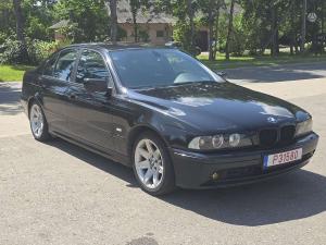 Black BMW 525 2001 in Vilnius, with an engine capacity of 2.50 L and mileage of 350 thousand km for 4500 €, photo 3 on AUTOMOTO.COM.LV