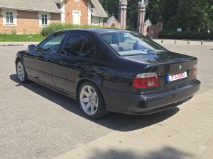 Black BMW 525 2001 in Vilnius, with an engine capacity of 2.50 L and mileage of 350 thousand km for 4500 €, photo 6 on AUTOMOTO.COM.LV