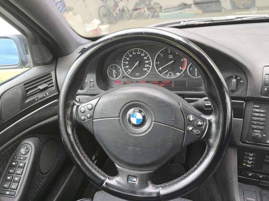 Black BMW 525 2001 in Vilnius, with an engine capacity of 2.50 L and mileage of 350 thousand km for 4500 €, photo 12 on AUTOMOTO.COM.LV