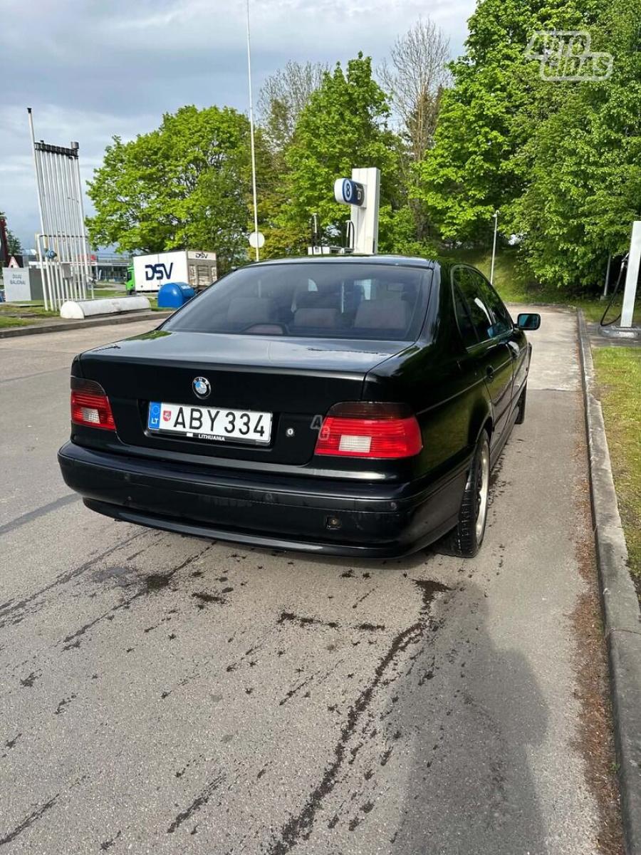 Черный БМВ 525 2002 в Алитус, объемом двигателя 2.50 л и пробегом 430 тыс. км за 1800 €, фото 4 на AUTOMOTO.COM.LV