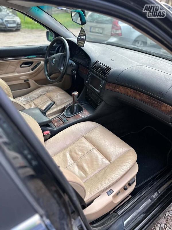 Black BMW 525 2002 in Alytus, with an engine capacity of 2.50 L and mileage of 430 thousand km for 1800 €, photo 5 on AUTOMOTO.COM.LV