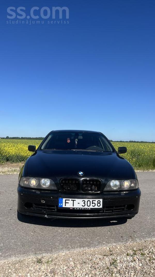 Black BMW 525 2002 in Jelgava, with an engine capacity of 2.50 L and mileage of 546 thousand km for 2500 €, photo 2 on AUTOMOTO.COM.LV