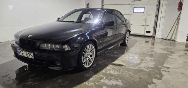 Black BMW 525 2002 in Kaunas, with an engine capacity of 2.49 L and mileage of 475 thousand km for 3500 €, photo 3 on AUTOMOTO.COM.LV