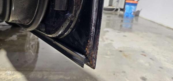 Black BMW 525 2002 in Kaunas, with an engine capacity of 2.49 L and mileage of 475 thousand km for 3500 €, photo 8 on AUTOMOTO.COM.LV