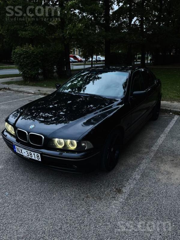 Black BMW 525 2002 in Jelgava, with an engine capacity of 2.50 L and mileage of 397 thousand km for 6999 €, photo 8 on AUTOMOTO.COM.LV