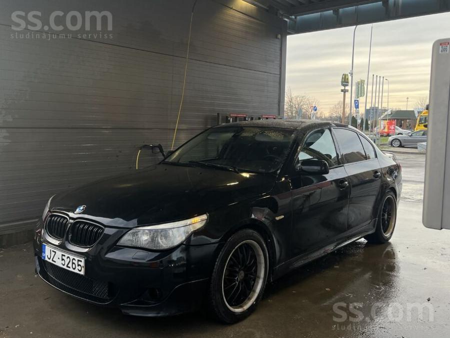 Black BMW 525 2003 in Riga, with an engine capacity of 2.50 L and mileage of 340 thousand km for 3300 €, photo 2 on AUTOMOTO.COM.LV