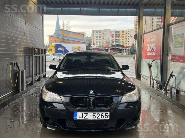 Black BMW 525 2003 in Riga, with an engine capacity of 2.50 L and mileage of 340 thousand km for 3300 €, photo 3 on AUTOMOTO.COM.LV